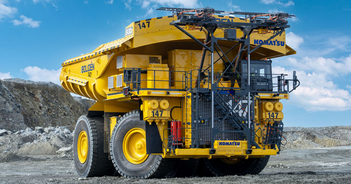 Komatsu met en service son premier tombereau diesel à trolley multi-énergies