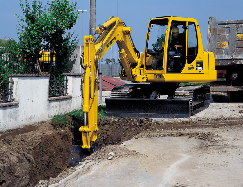 Archive products: Komatsu Crawler-type midi Excavator PC110R-1
