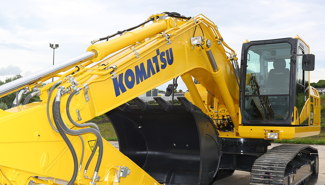 More graduates roll off Komatsu production line | Komatsu More graduates roll off Komatsu production line | Komatsu